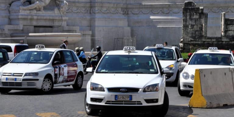 Taxi in Rome: All You Need to Know About Fares and Cab Drivers Tricks