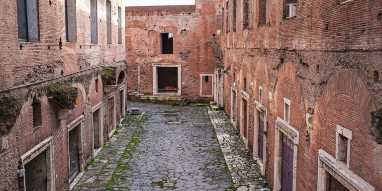 Explore Trajan's Market in Rome: Ancient Forum & Museum