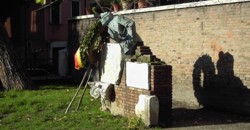 Trilussa Square in Rome: history, fountain, statue, how to find